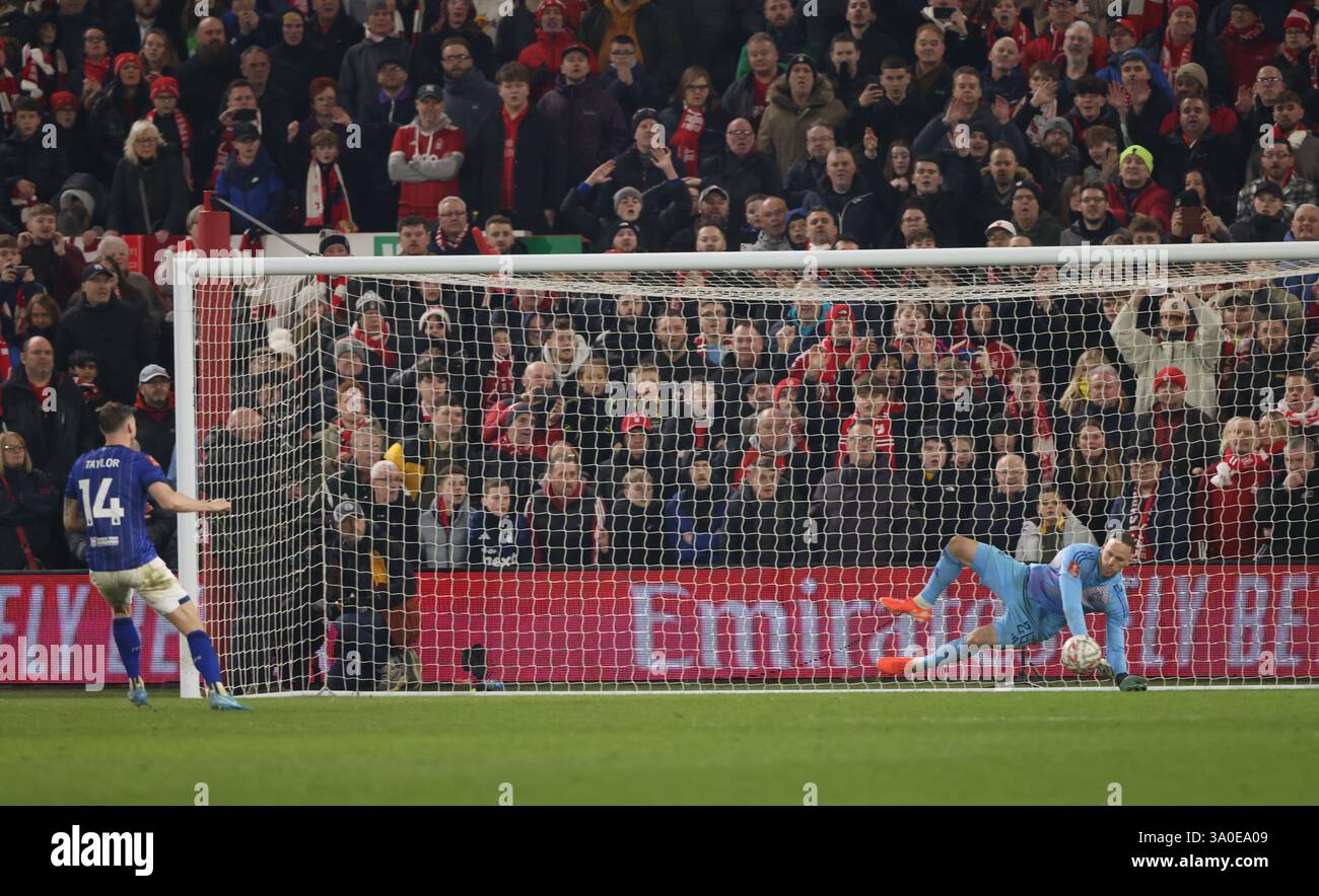 Matz Sels (NF) saves the penalty from Jack Taylor (IT) to win the game ...