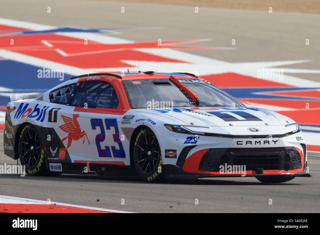 AUSTIN, TX - MARCH 02: Bubba Wallace (#23 23XI Racing Mobil 1 Toyota ...