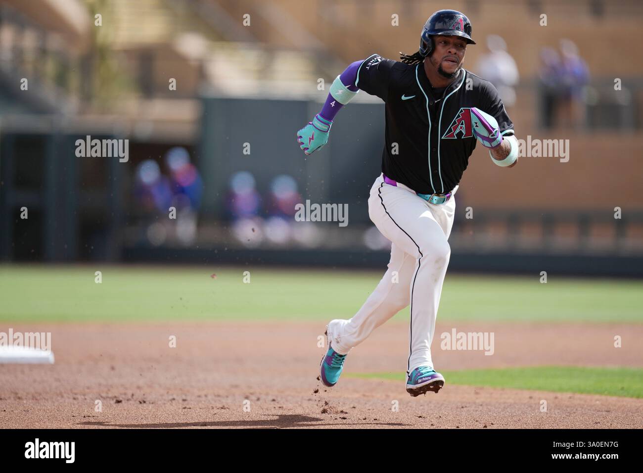 Arizona Diamondbacks' Ketel Marte advances to third base against the ...