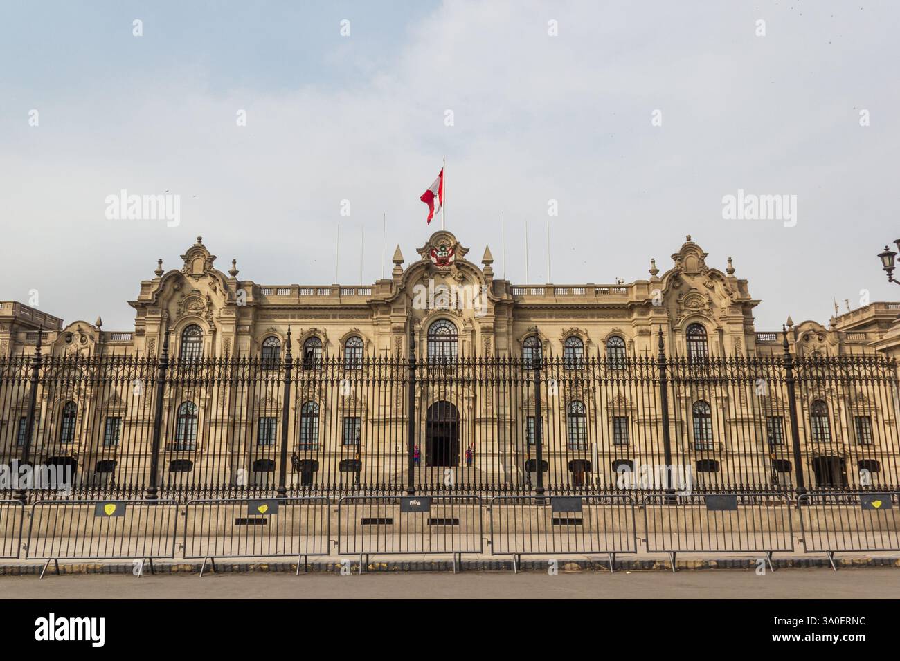Red square main symbol hi-res stock photography and images - Alamy