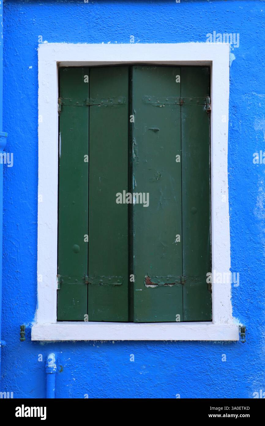 Typical renaissance window in Burano. Venice, Italy Stock Photo - Alamy