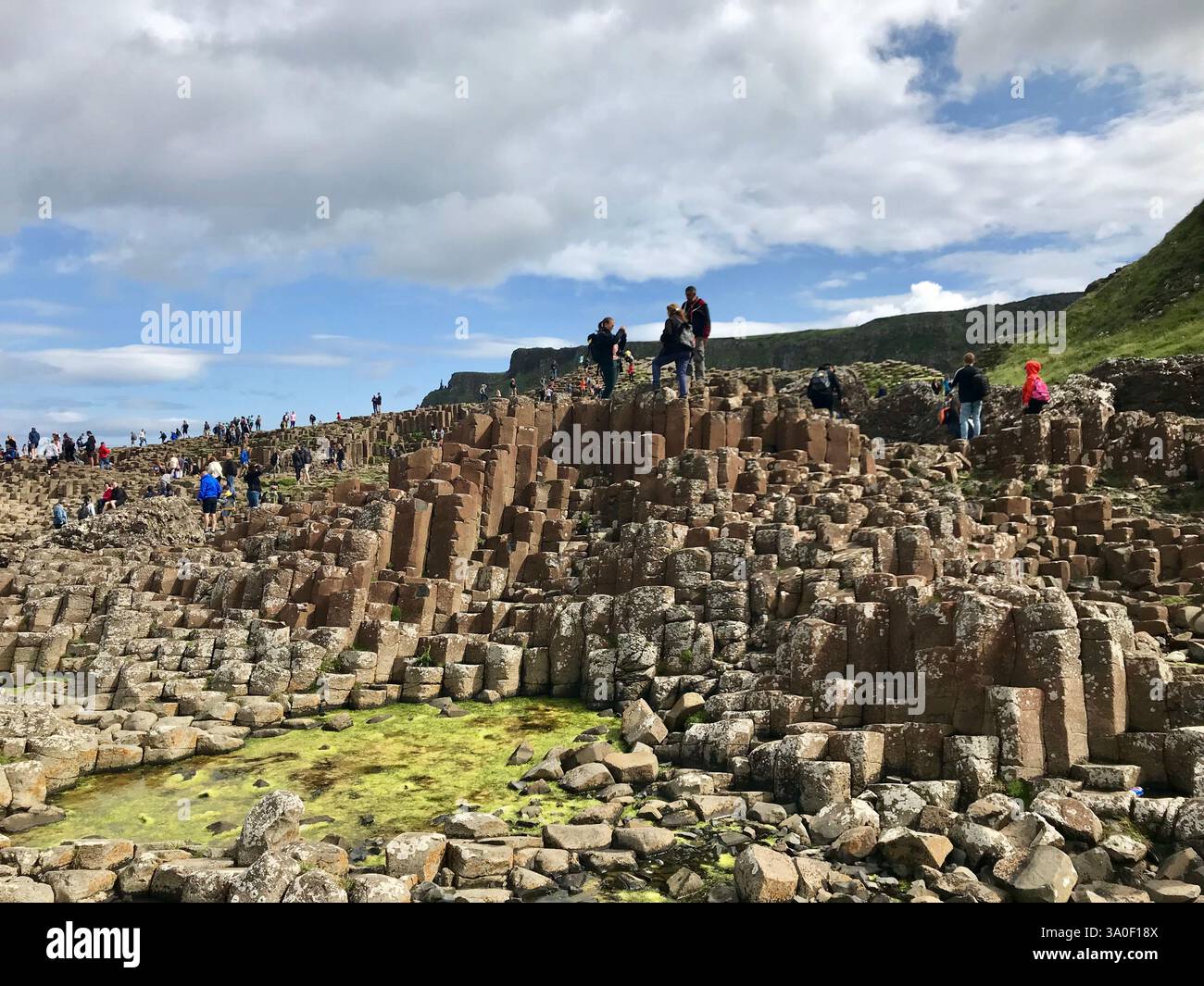 The geometrical rock formations of the outstanding Giant’s Causeway in ...