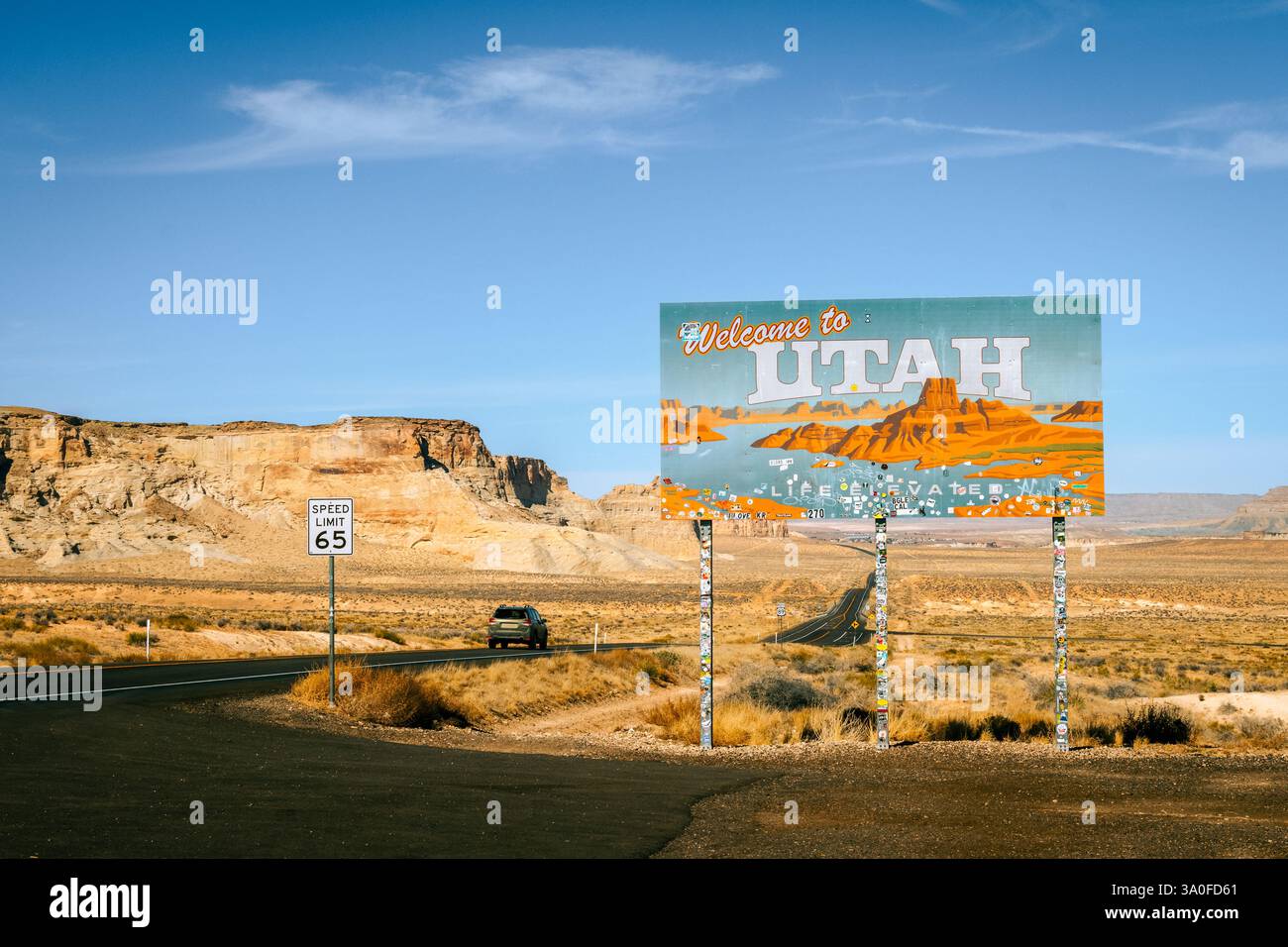 Horizontal image of Utah State Welcome Sign saying "Welcome to Utah ...