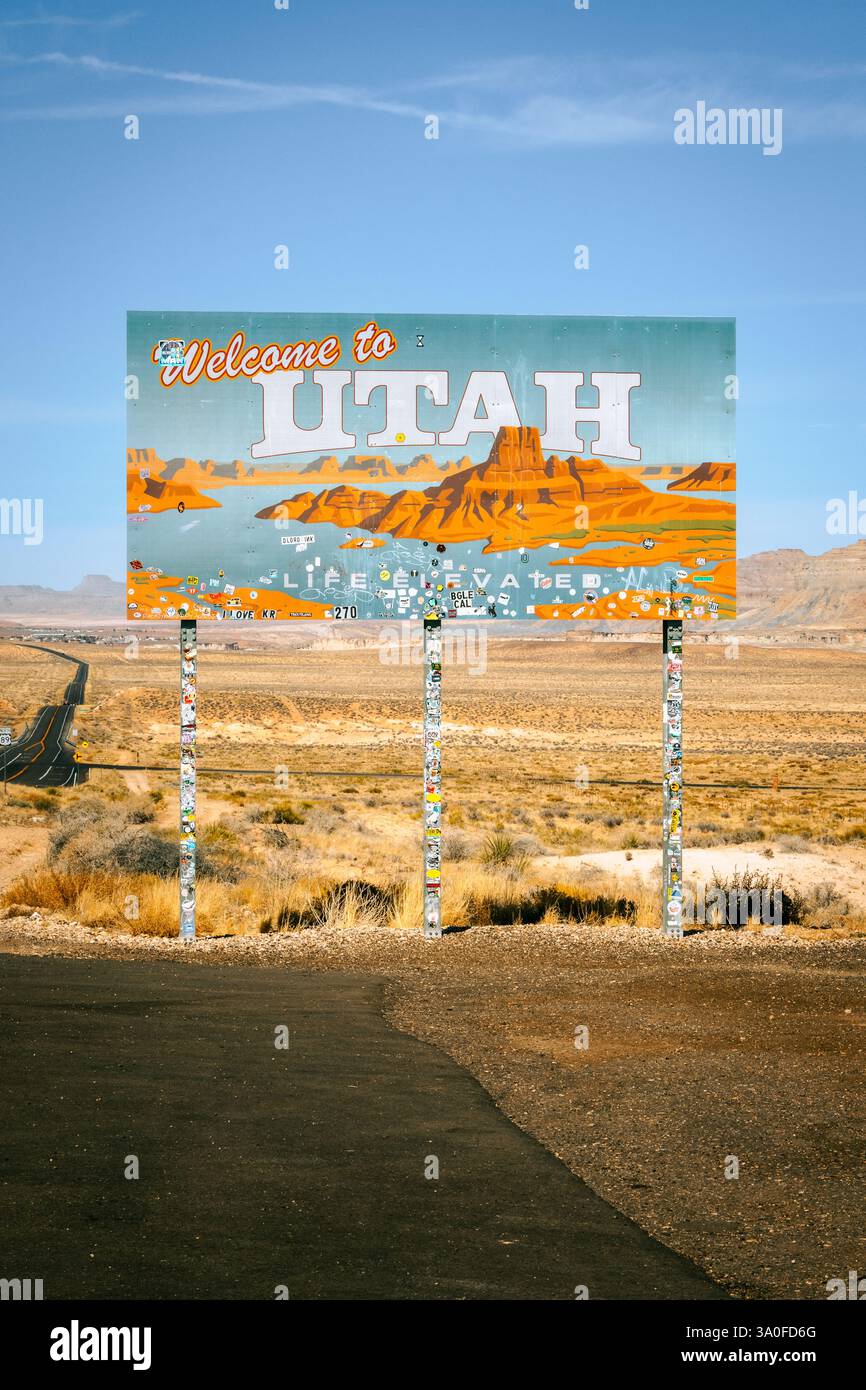 Vertical image of Utah State Welcome Sign saying "Welcome to Utah" with ...