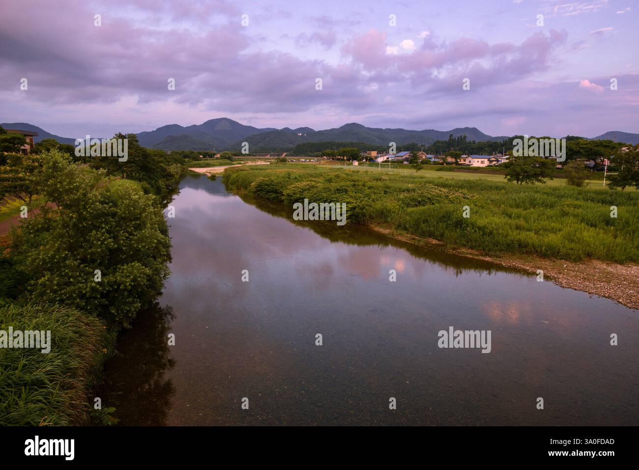 Photo shows the Nagakigawa River which passes through Odate City, Akita ...