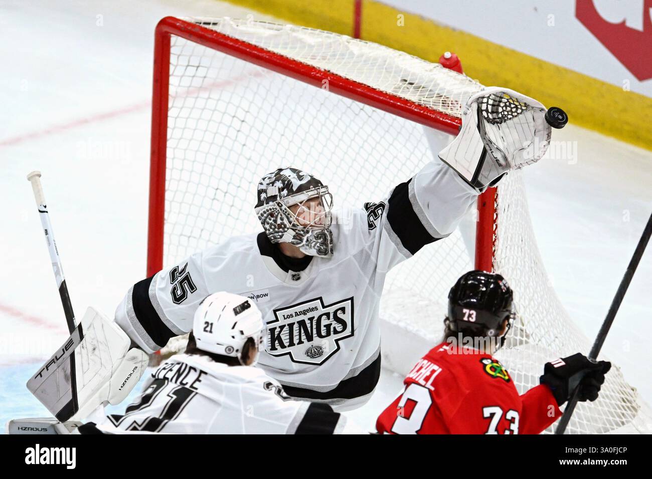 Los Angeles Kings goalie Darcy Kuemper (35) makes a save during the ...