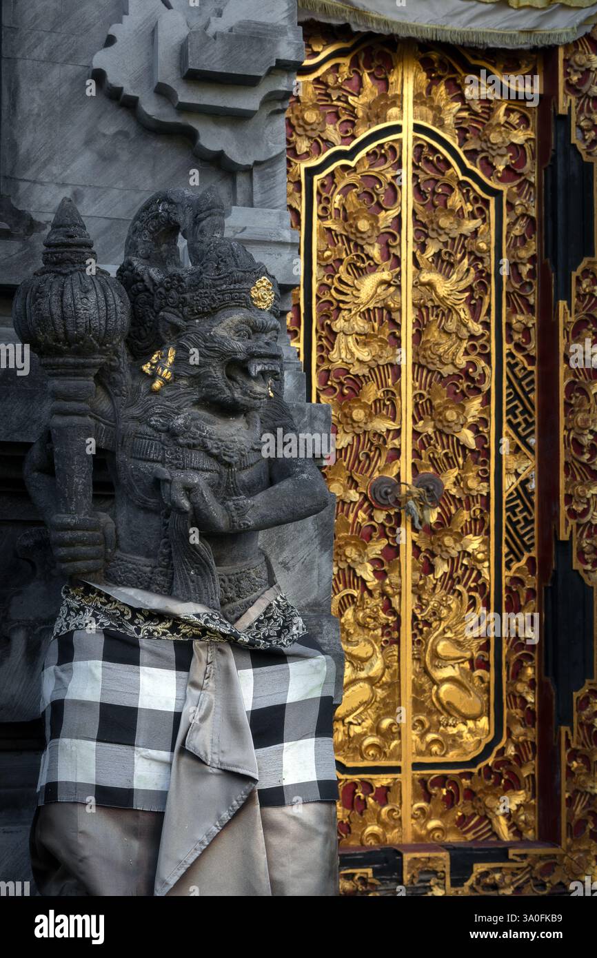 Carved stone hanuman hi-res stock photography and images - Alamy
