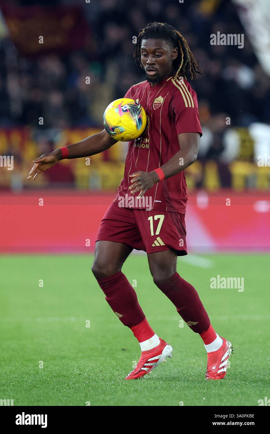 Manu Kone of Roma seen in action during Italian football championship ...