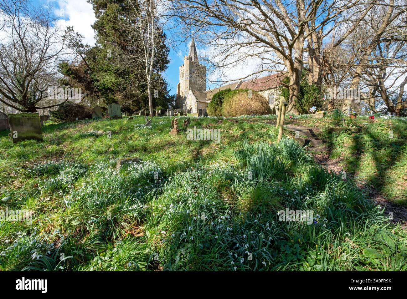 Lamberhurst village church hi-res stock photography and images - Alamy