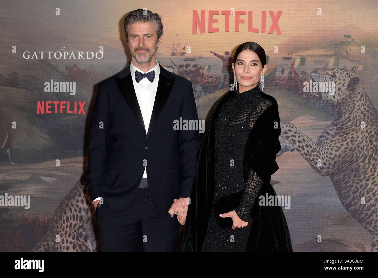 Kim Rossi Stuart mit Ehefrau Ilaria Spada bei der Premiere der Netflix ...