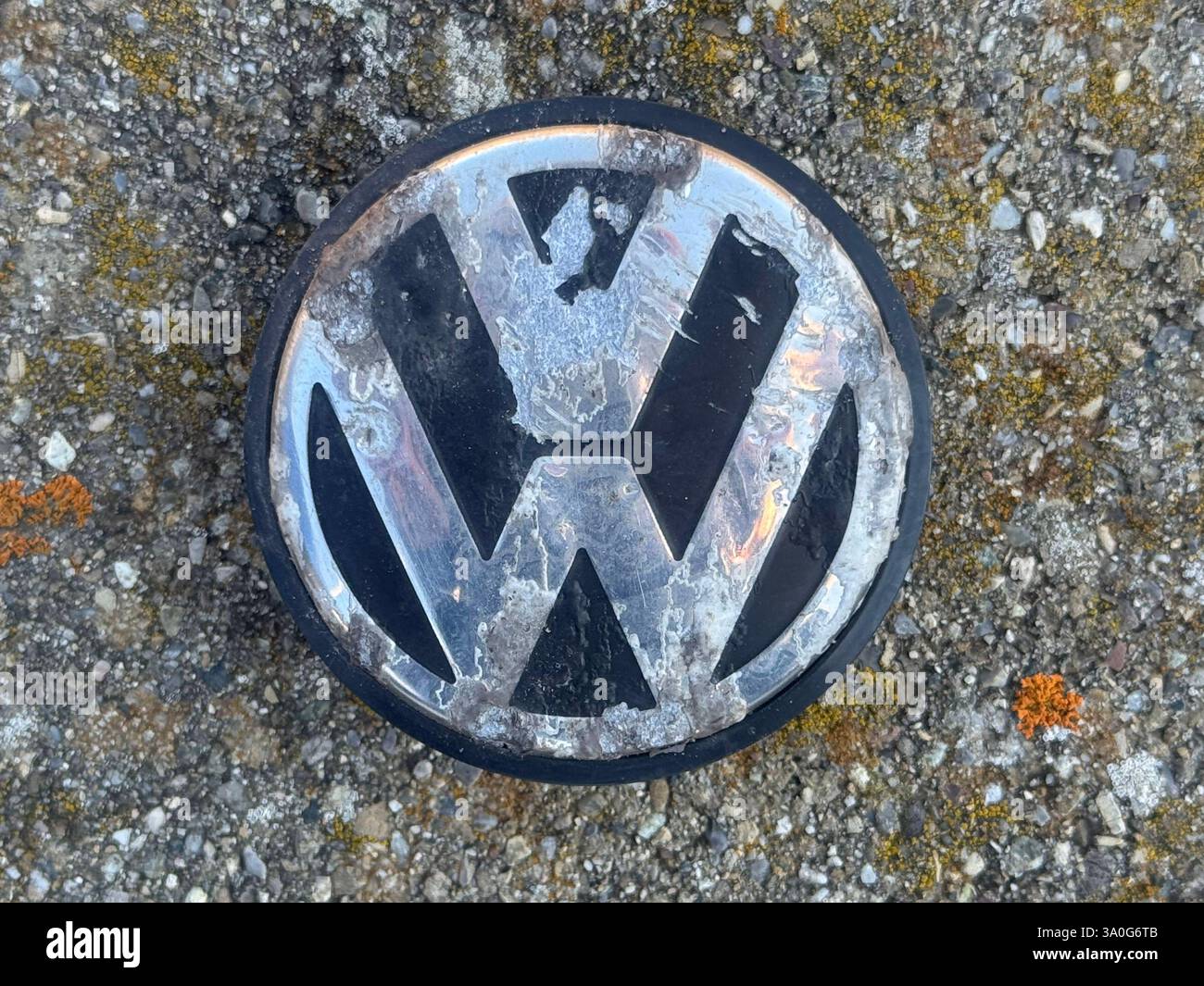 Themenfoto: Volkswagen in der Krise verwittertes ,vergilbtes Volkswagen ...