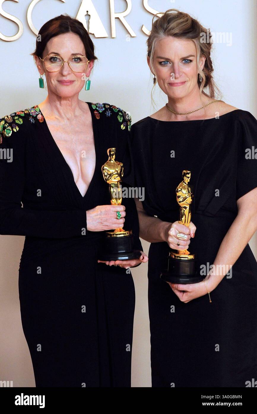 Lisa Remington und Molly O Brien mit den Oscars für den besten ...