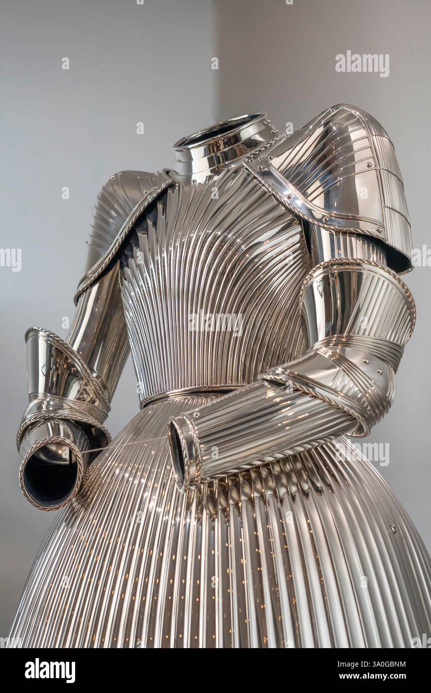 Paris, France - 03 01 2025: Le Louvre Couture. Balenciaga, Demna ...