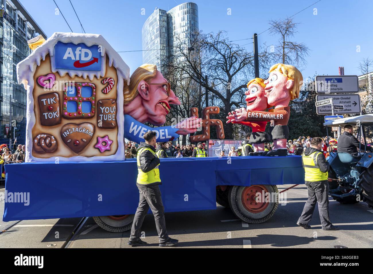 Rose Monday parade in Duesseldorf, themed float by float builder ...
