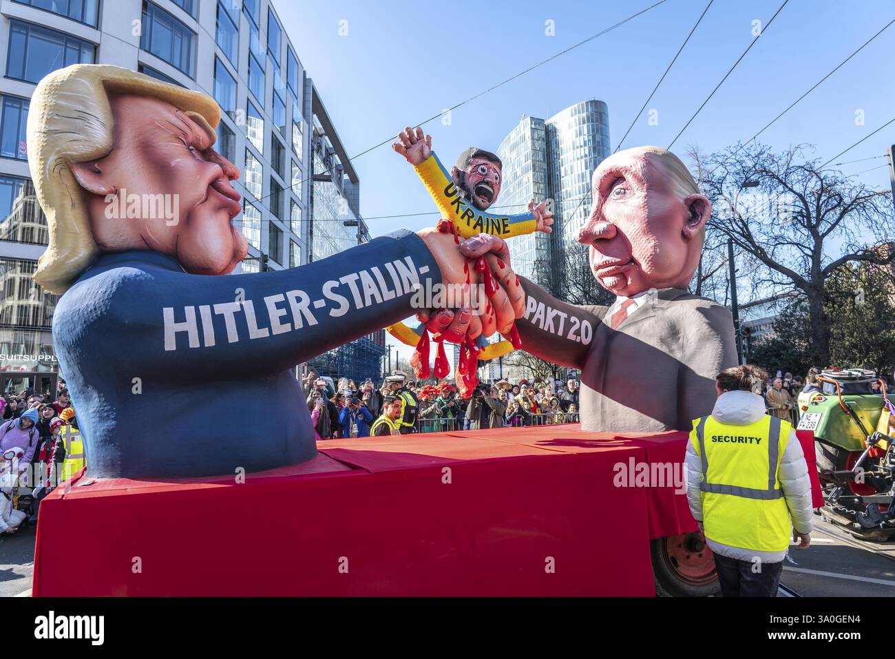 Rose Monday parade in Duesseldorf, themed float by float builder ...
