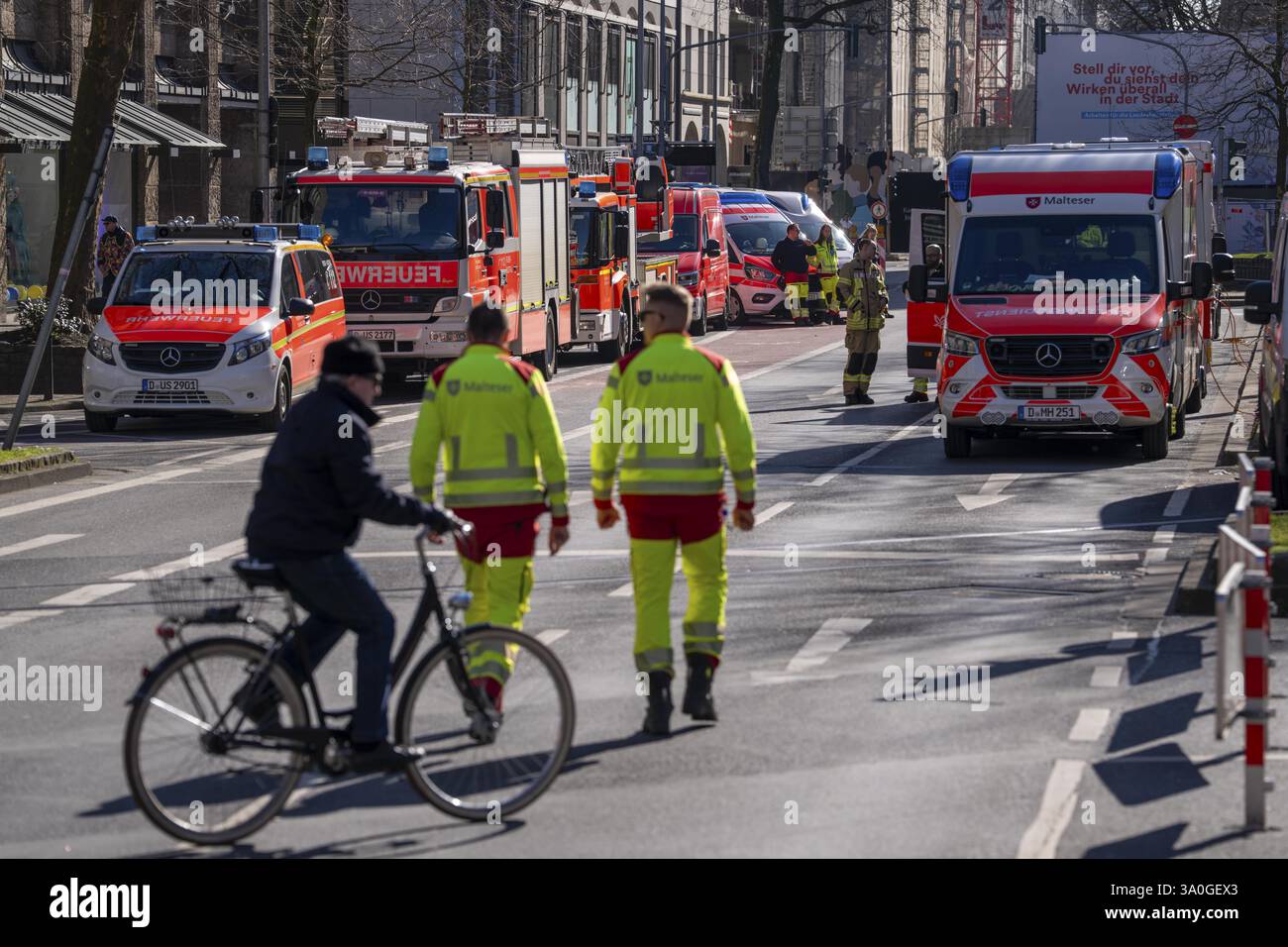 Rose Monday carnival parade in Duesseldorf, standby area for emergency ...