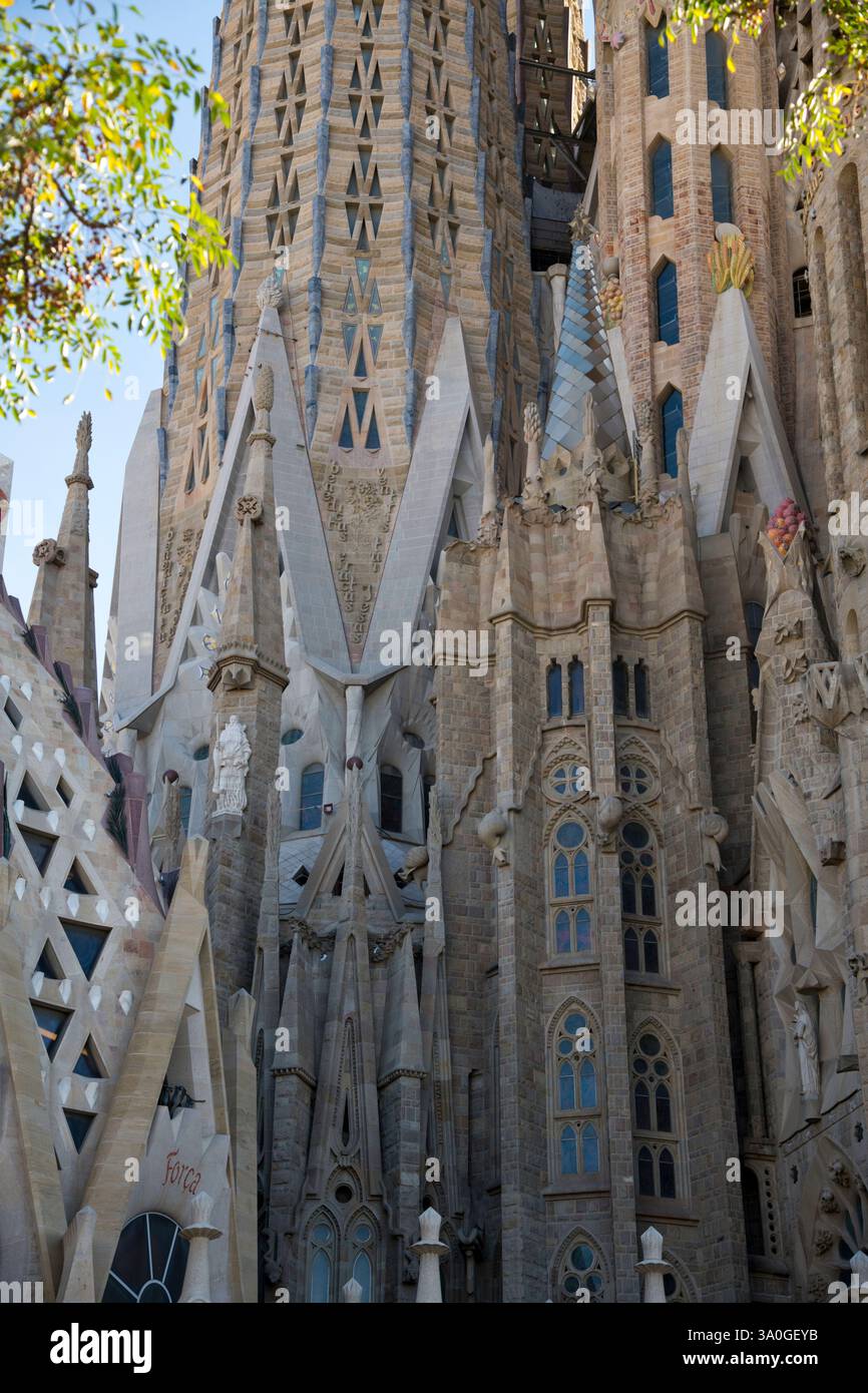 Barcelona,Catalonia,Spain,Architecture,Buildings,Gaudi Buildings,Street ...