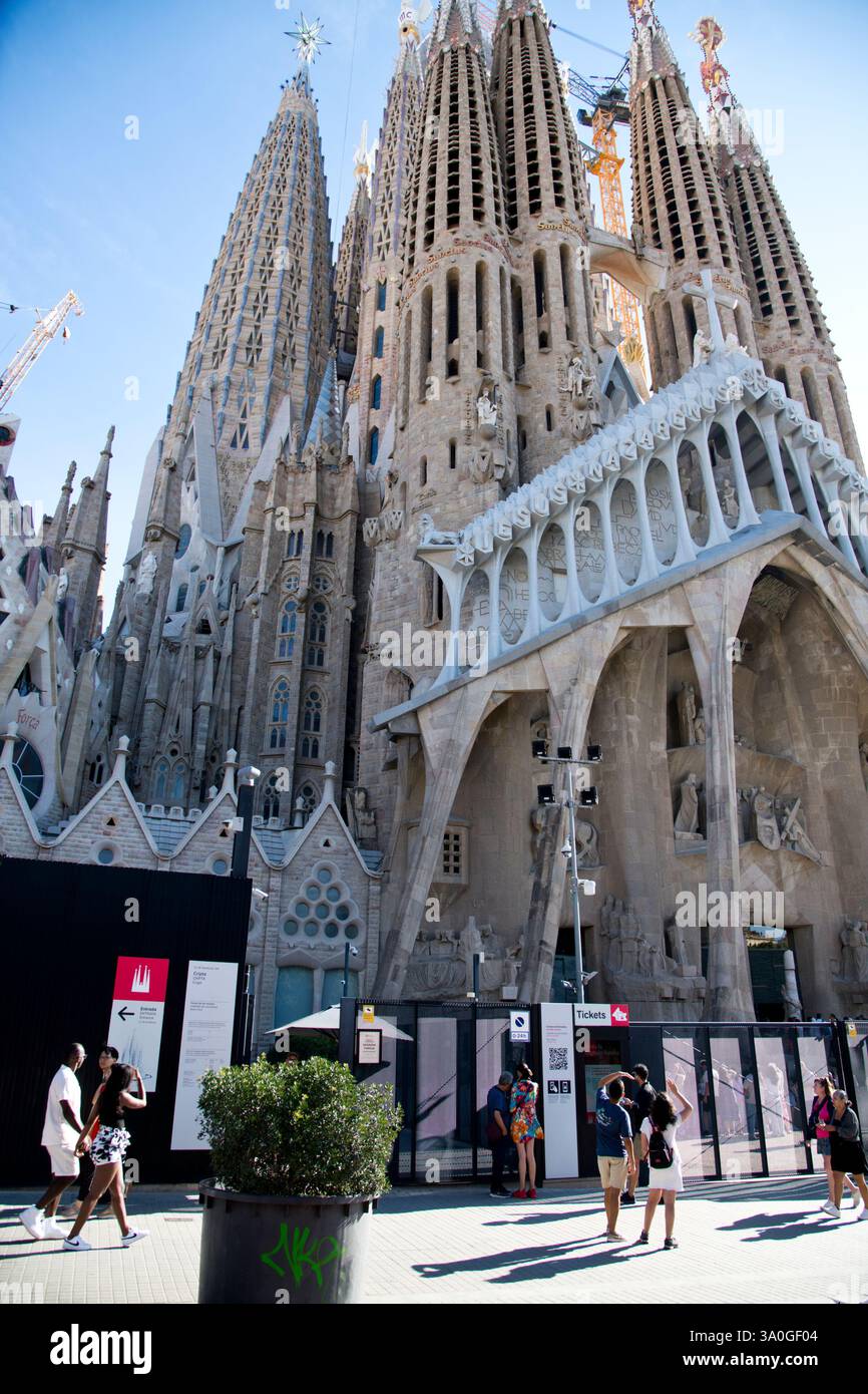 Barcelona,Catalonia,Spain,Architecture,Buildings,Gaudi Buildings,Street ...