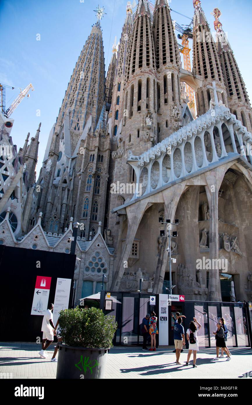 Barcelona,Catalonia,Spain,Architecture,Buildings,Gaudi Buildings,Street ...