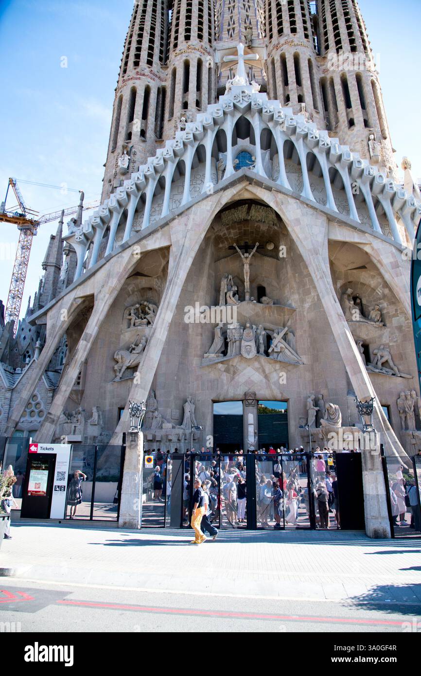 Barcelona,Catalonia,Spain,Architecture,Buildings,Gaudi Buildings,Street ...