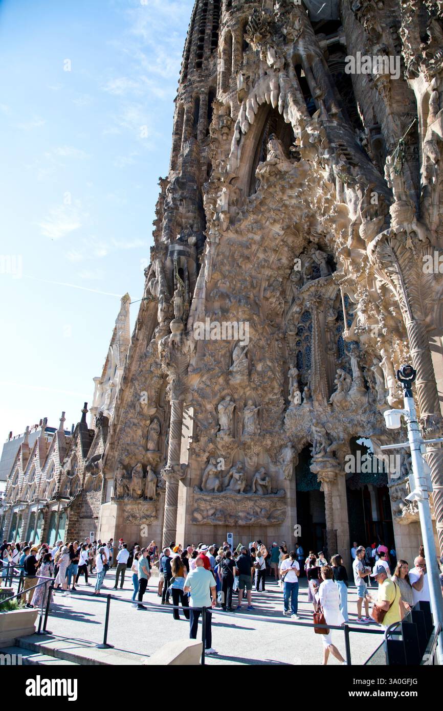 Barcelona,Catalonia,Spain,Architecture,Buildings,Gaudi Buildings,Street ...
