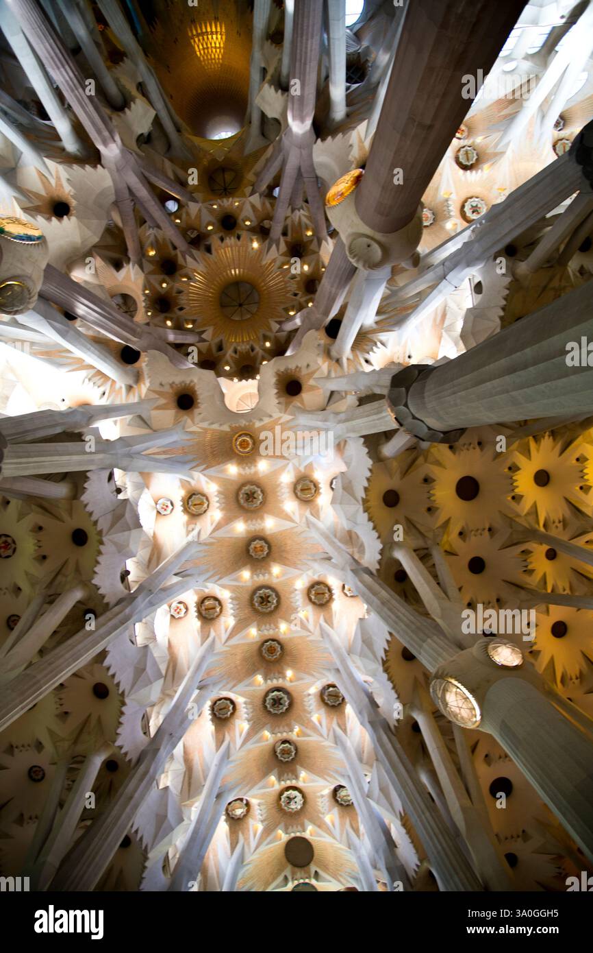 Barcelona,Catalonia,Spain,Architecture,Buildings,Gaudi Buildings,Street ...