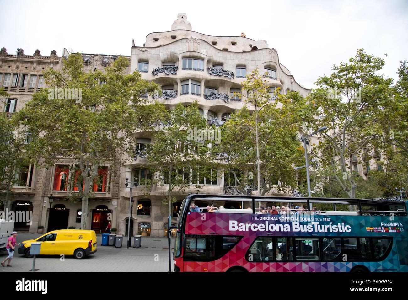 Barcelona,Catalonia,Spain,Architecture,Buildings,Gaudi Buildings,Street ...