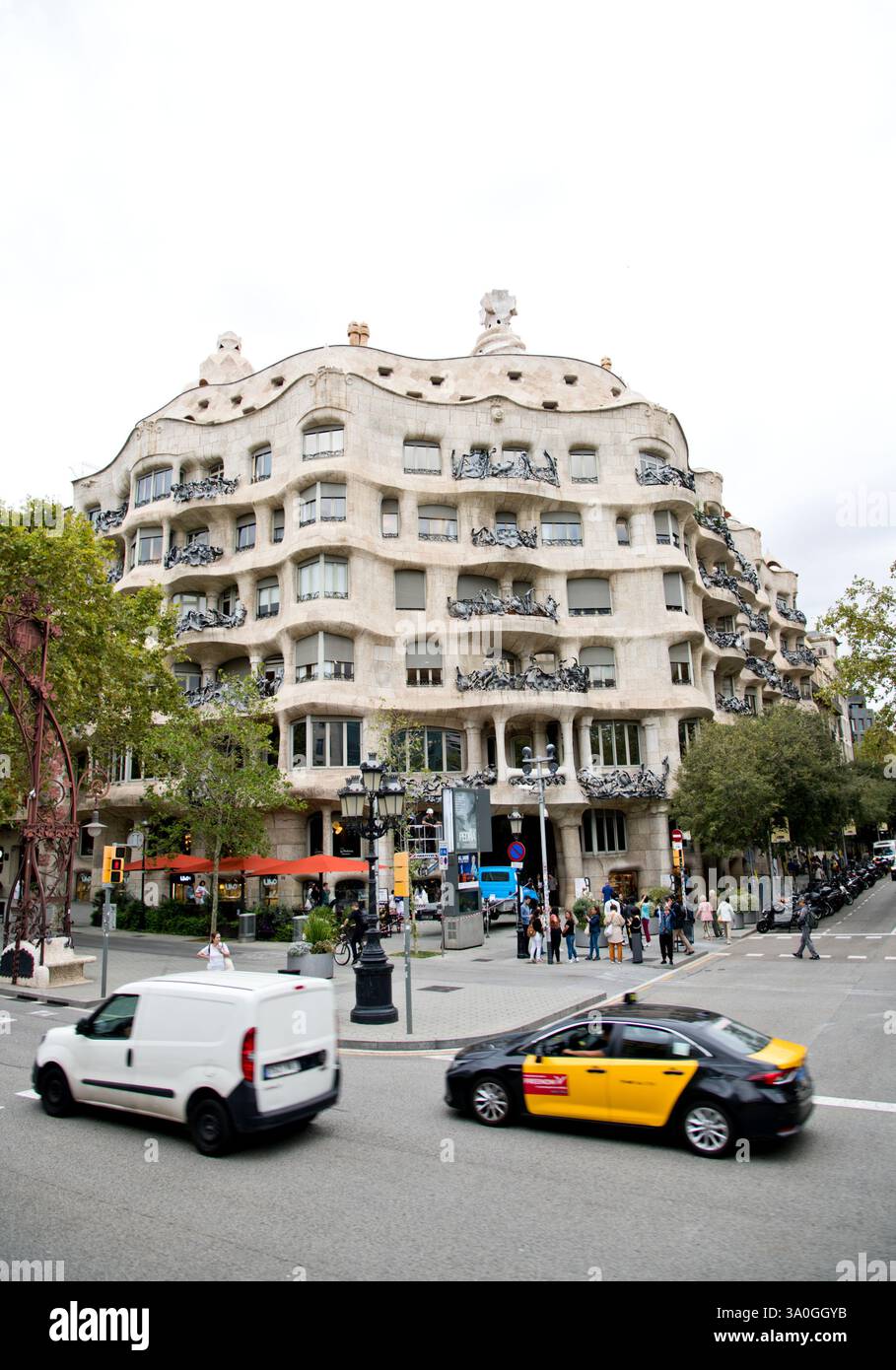 Barcelona,Catalonia,Spain,Architecture,Buildings,Gaudi Buildings,Street ...