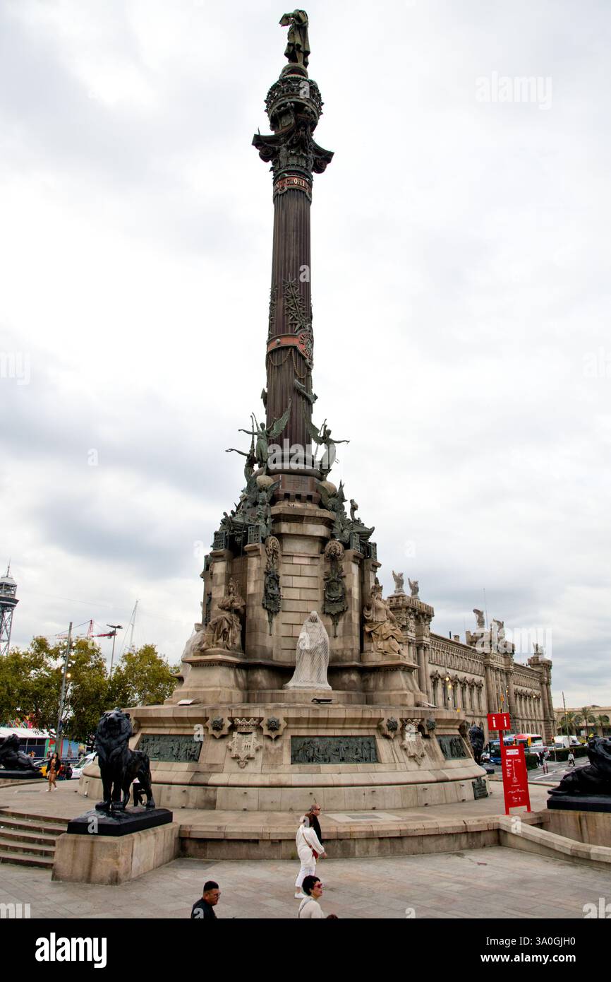 Barcelona,Catalonia,Spain,Architecture,Buildings,Gaudi Buildings,Street ...