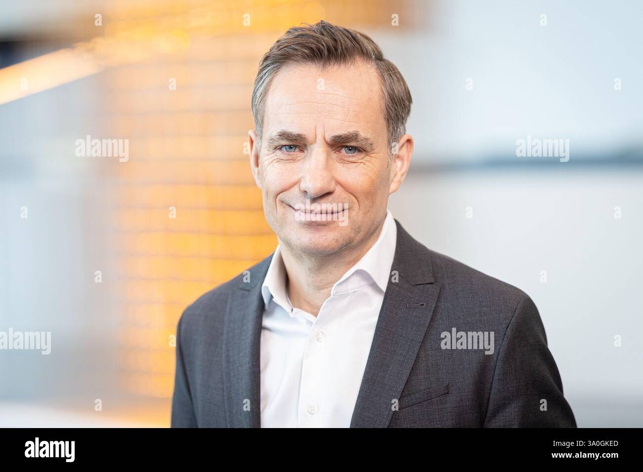04 March 2025, Lower Saxony, Hanover: Olaf Schick, CFO of Continental ...