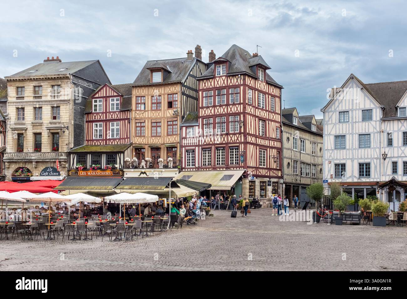 Old Market Square with tables and chairs of bars and restaurants, Rouen ...