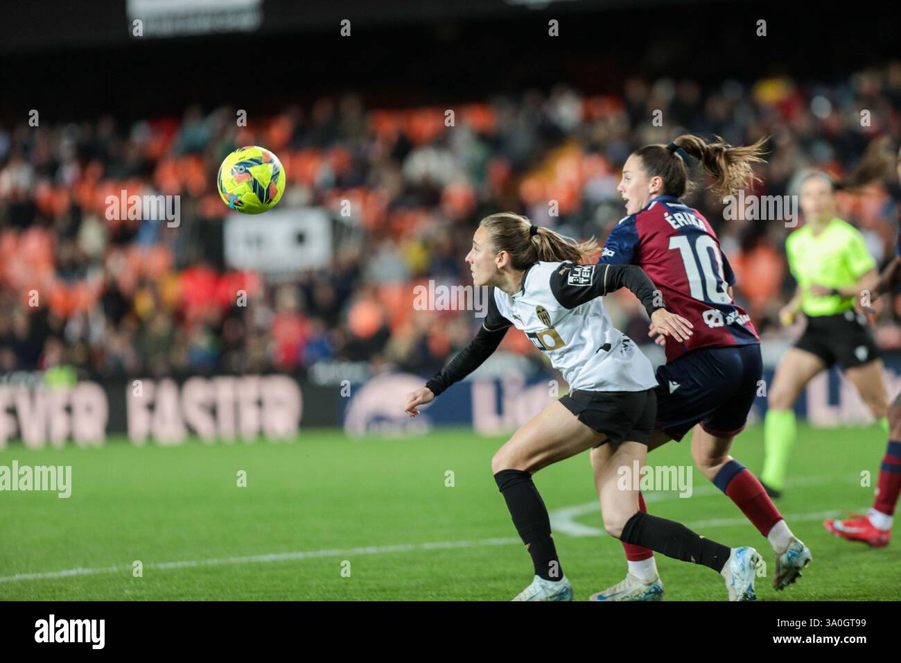 Women marti hi-res stock photography and images - Alamy
