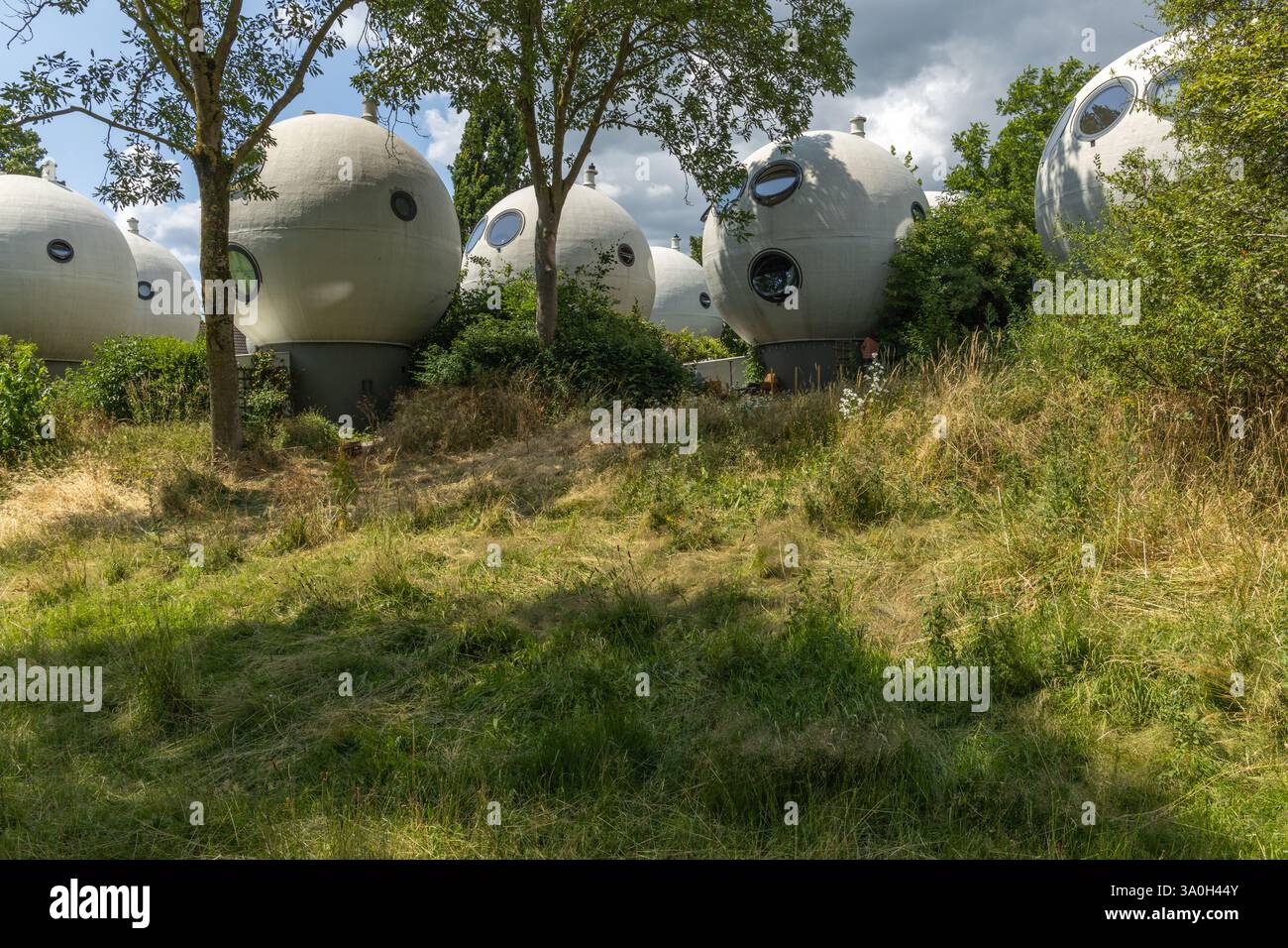 Bolwoningen Den Bosch. The sphere houses located in 's-Hertogenbosch ...