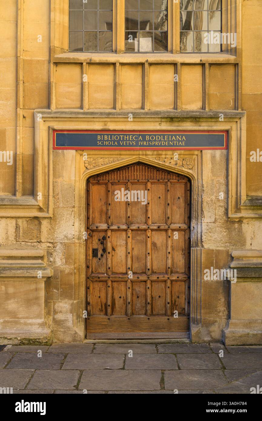 Wooden door Bodleian Library University of Oxford England UK Stock ...