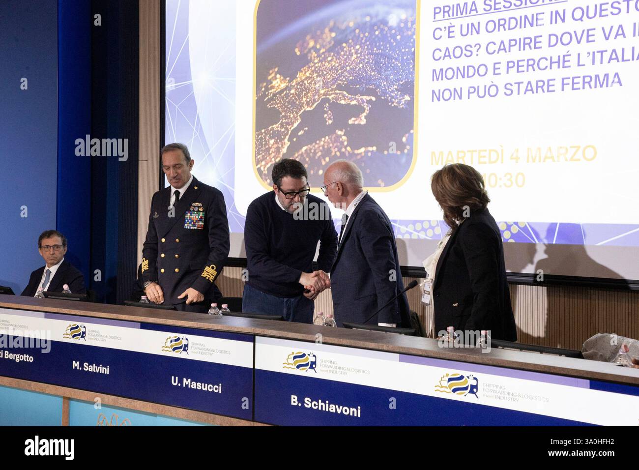 Nella foto da sinistra verso destra Matteo Salvini Ministro dei ...