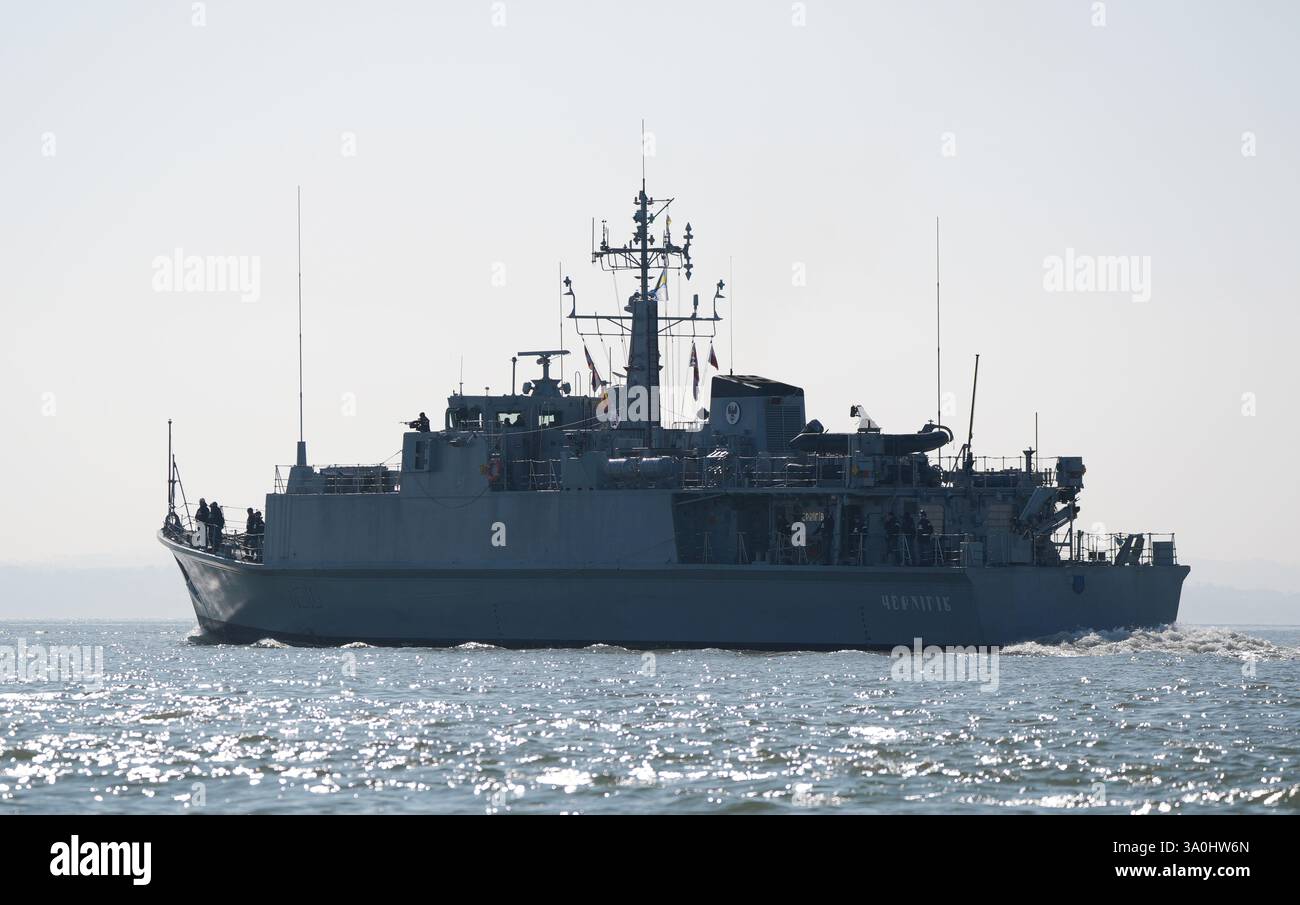 The Ukrainian Navy minehunter Chernihiv (ex HMS Grimsby) leaves ...