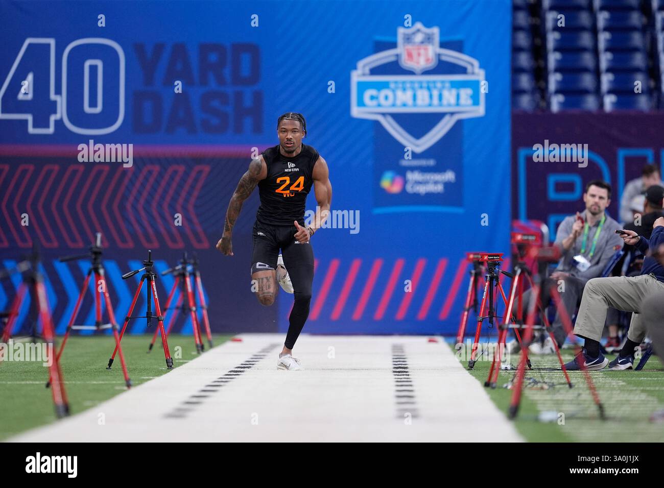 Oregon wide receiver Tez Johnson runs the 40-yard dash at the NFL ...