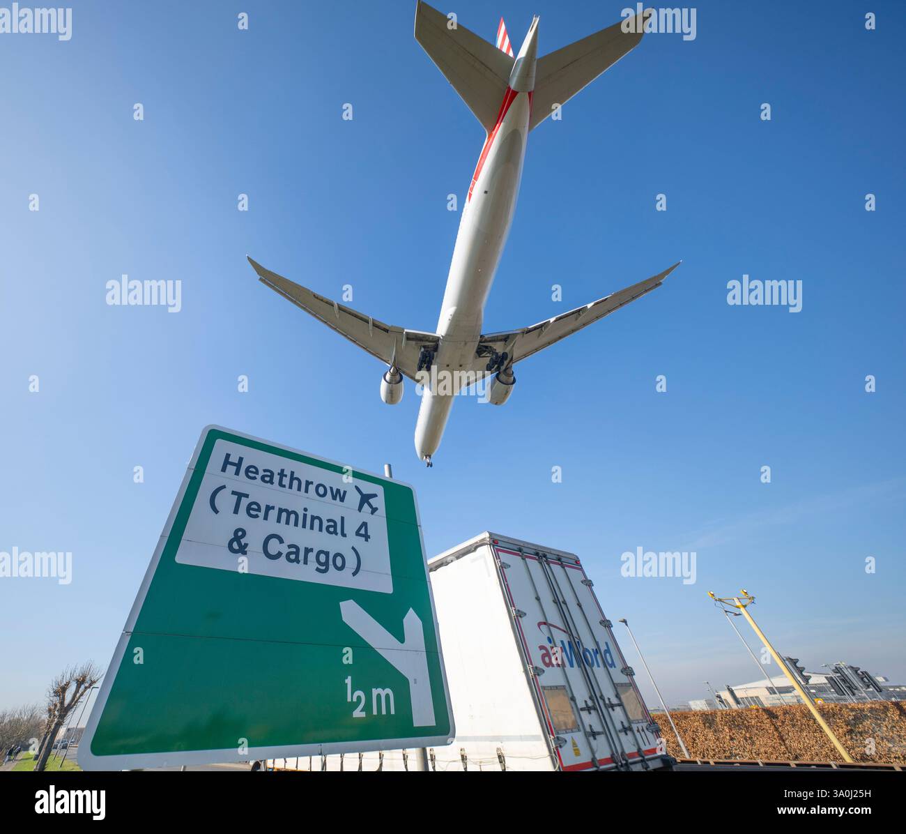 Heathrow Airport, London, UK. 4th Mar, 2025. Flight arrivals at ...