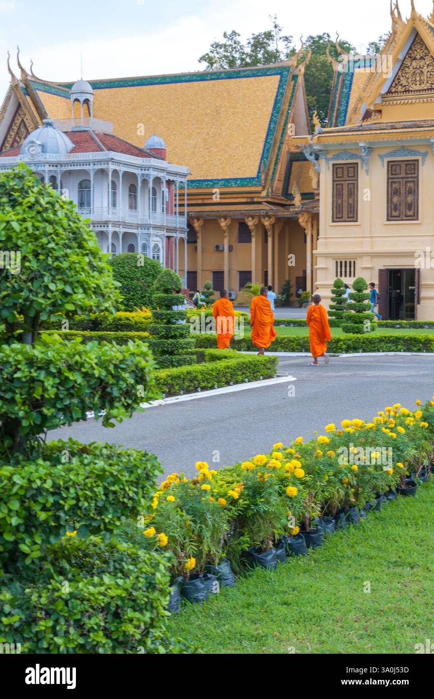 Phnom Penh, Cambodia - May 6, 2009: Buddhist monks in traditional ...