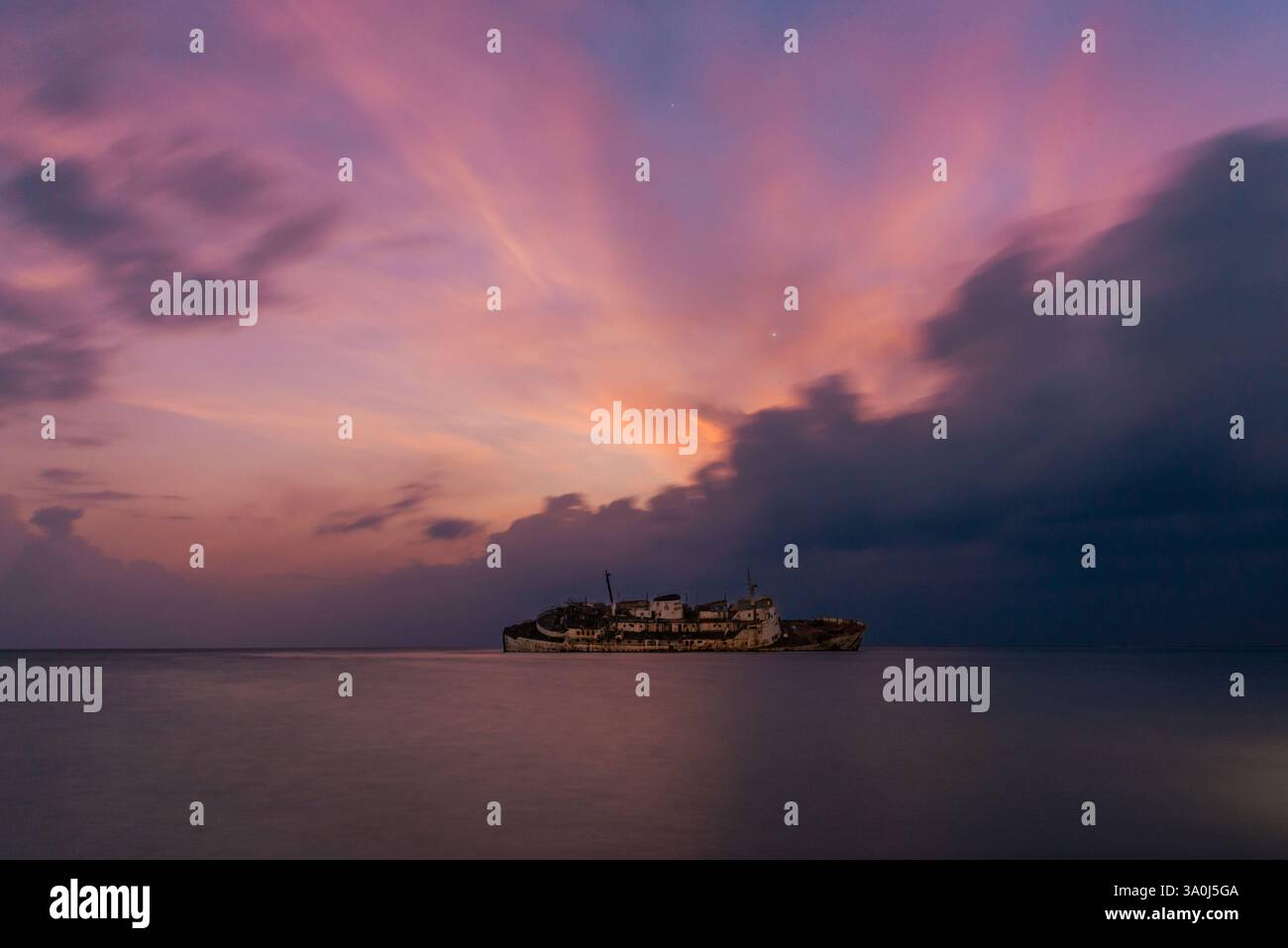 Red Sea shore shipwreck in Jeddah, Saudi Arabia Stock Photo - Alamy