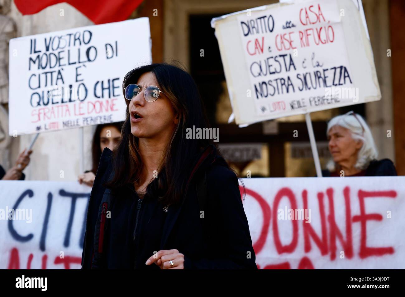 Donne de borgata hi-res stock photography and images - Alamy