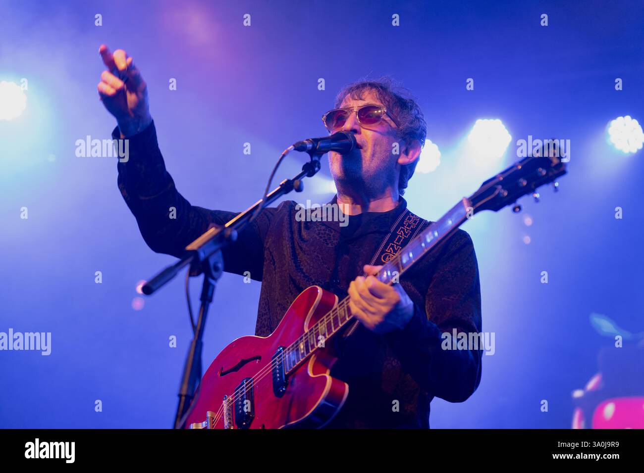 The Lightning Seeds - Ian Broudie Stock Photo - Alamy