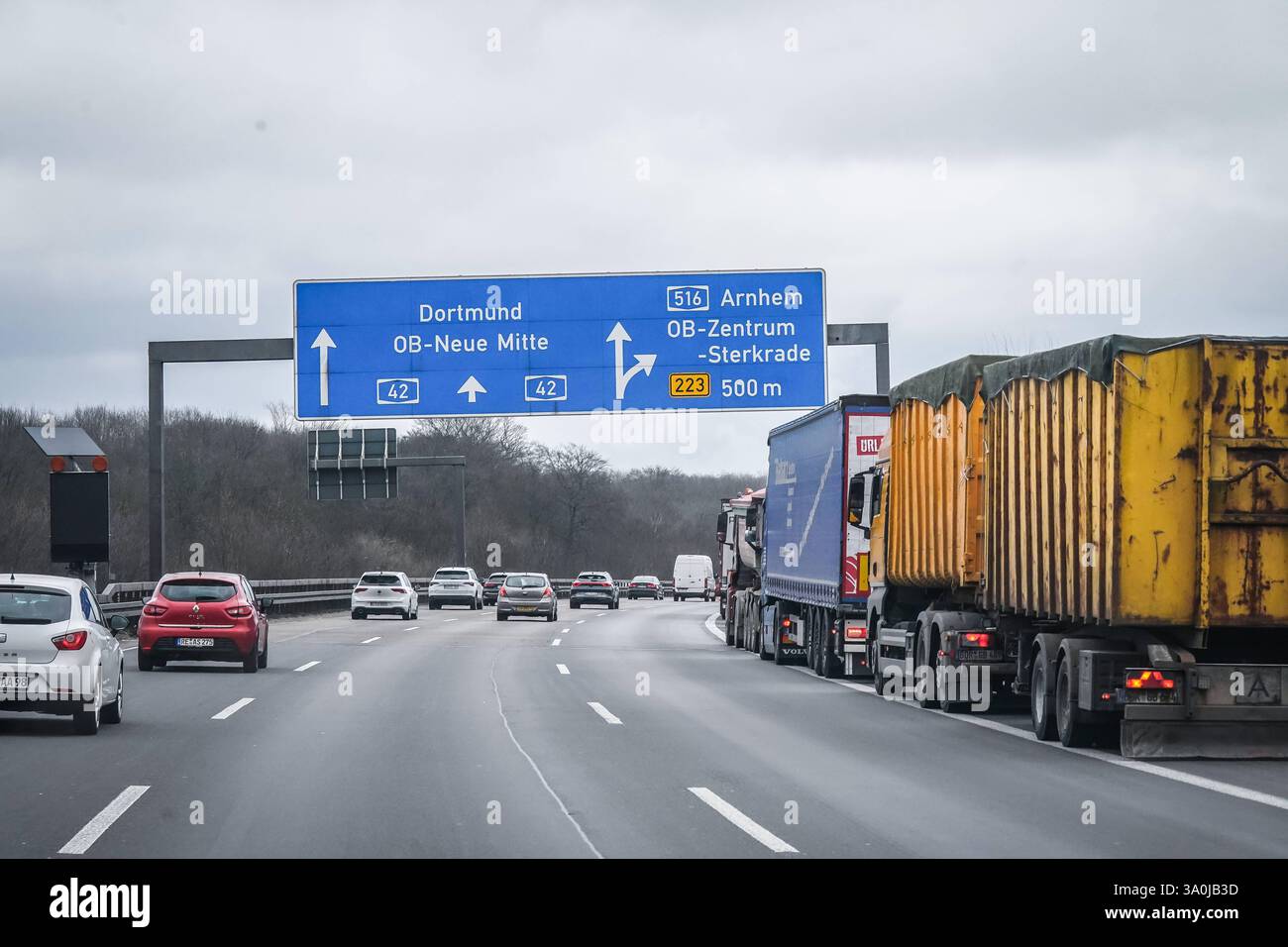 Oberhausen, Deutschland, Europa, Autobahn A42, Verkehr, Stau, LKW ...