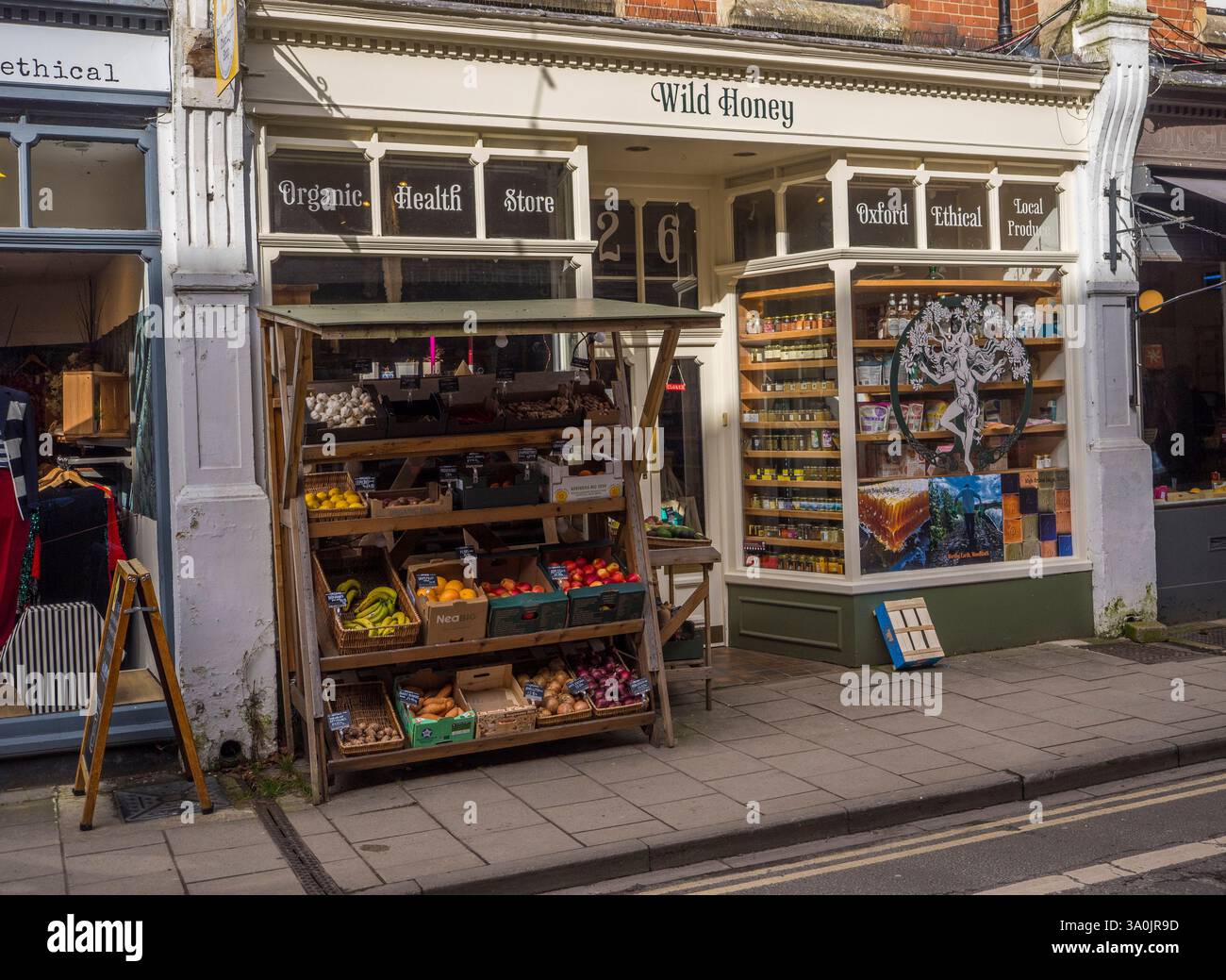 Honey store hi-res stock photography and images - Alamy