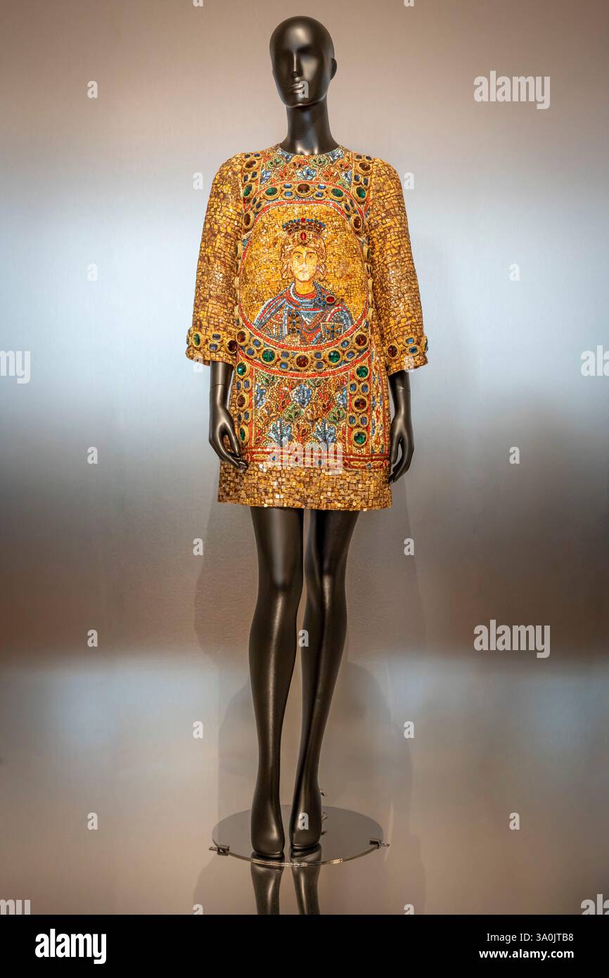 Paris, France - 03 01 2025: Le Louvre Couture. Dolce et Cabbana ...