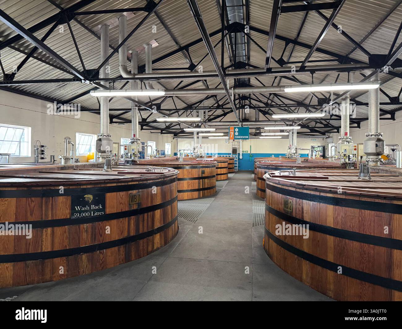 The giant wooden wash back casks at The Singleton Distillery Stock ...