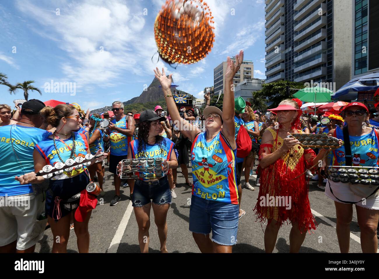 March 4, 2025, Rio De Janeiro, Rio De Janeiro, Brazil: A musician in ...