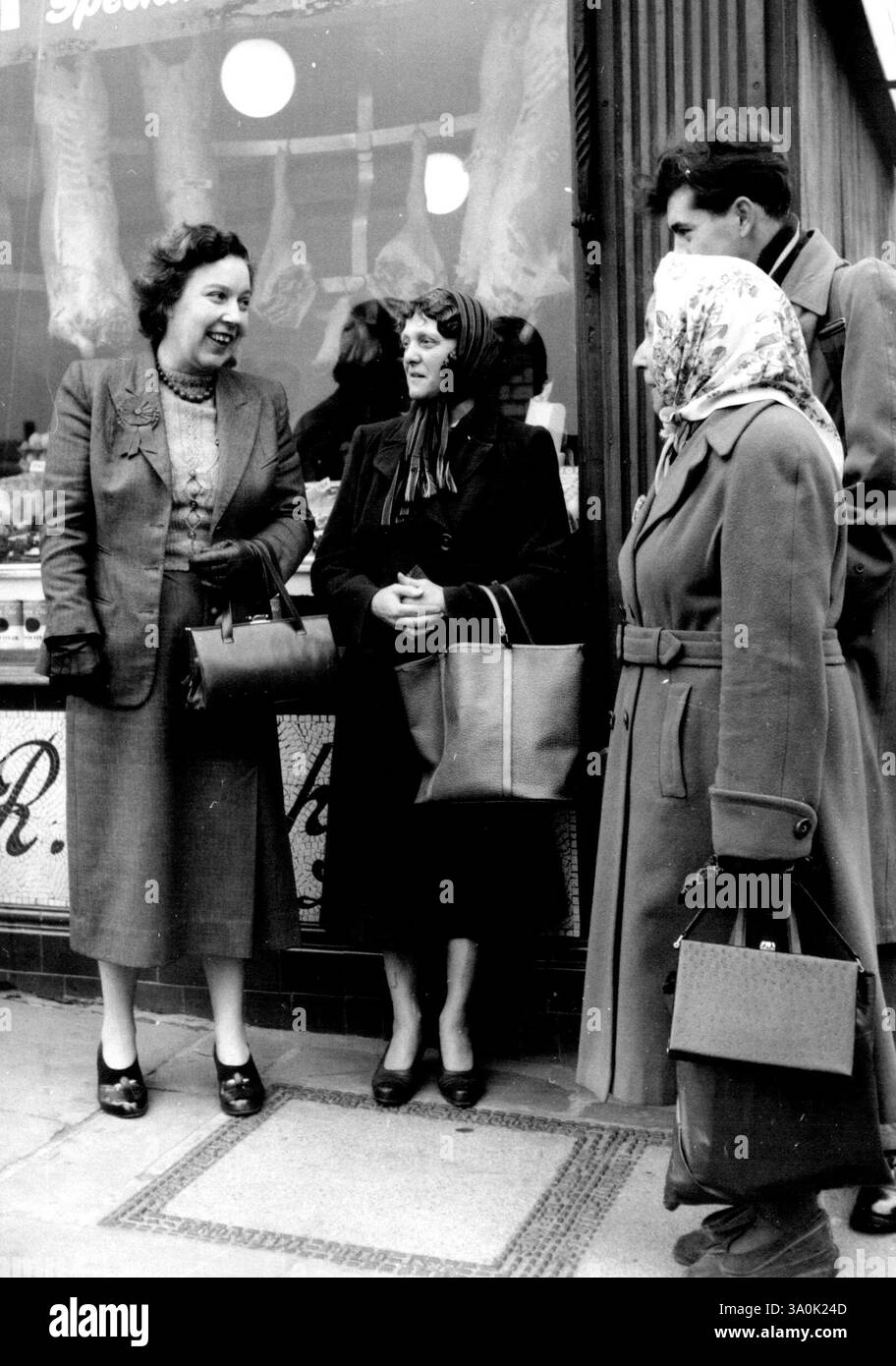 Housewives' choice -- And Miss Alice Bacon (on left) urges them to ...