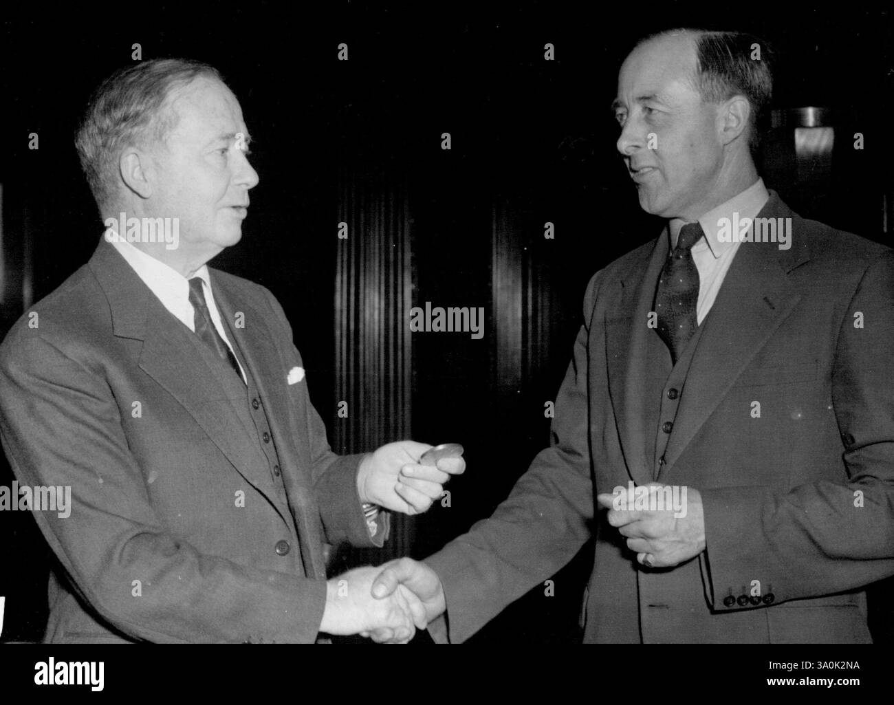 Late 1946 Black and White Stock Photos & Images - Alamy