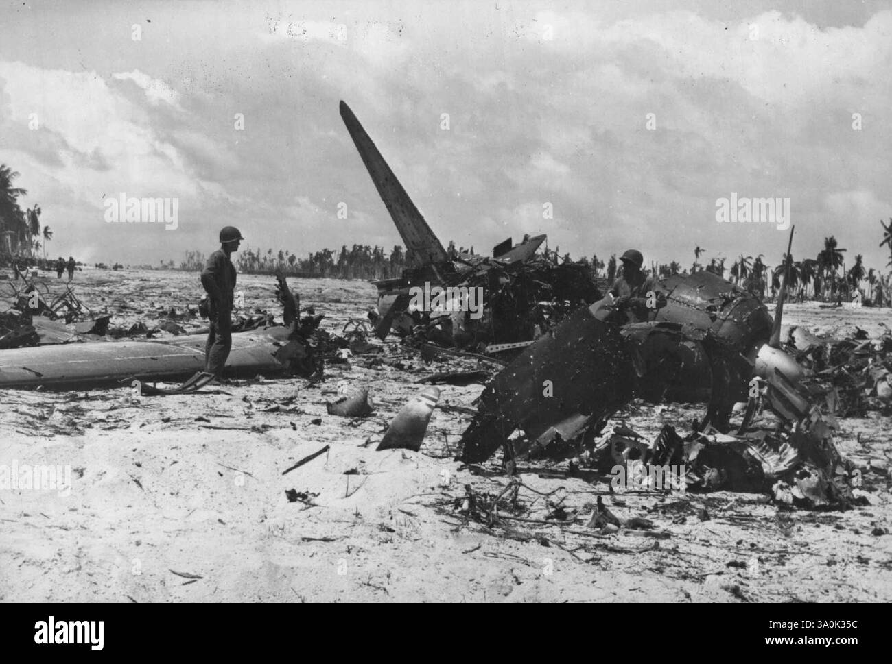 U.S. Marines Drive Japanese From Gilbert Islands in Pacific. U.S ...